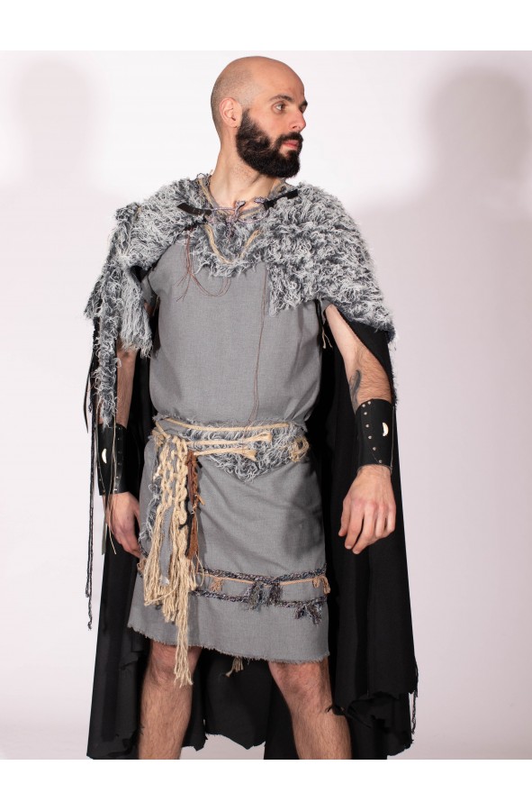 Black Celtic cloak with fur Grey Wolf
